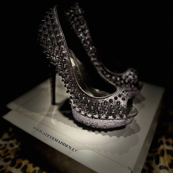 Steve Madden | Shoes | Steven Madden Spiked Awwsom Heel In Pewter With ...